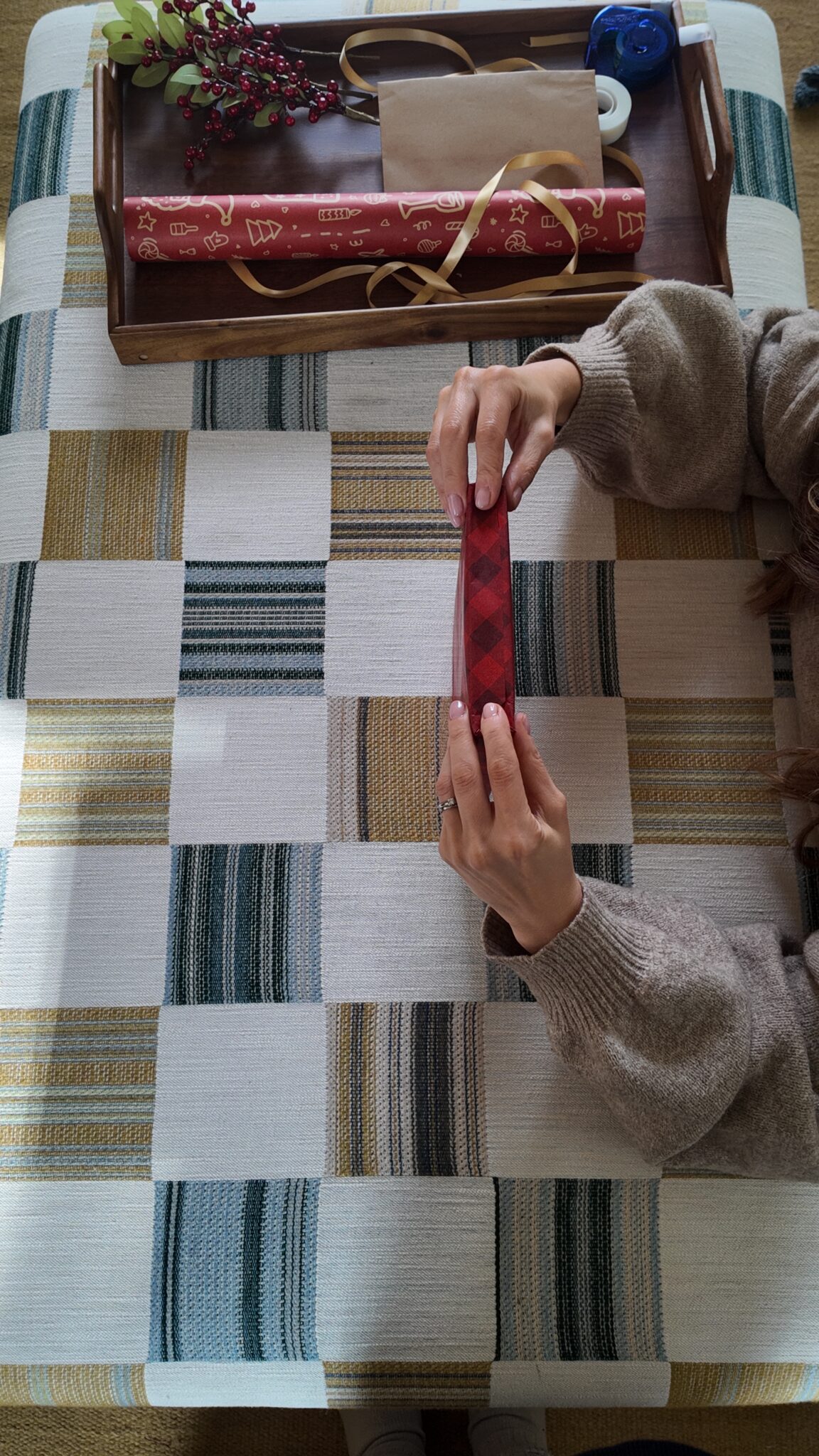 How to Wrap A Book - Sophie Liard